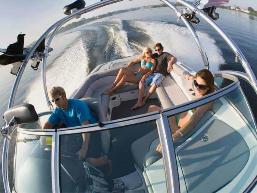 Qual o melhor tipo de lancha para passeio? | Marina Imperial